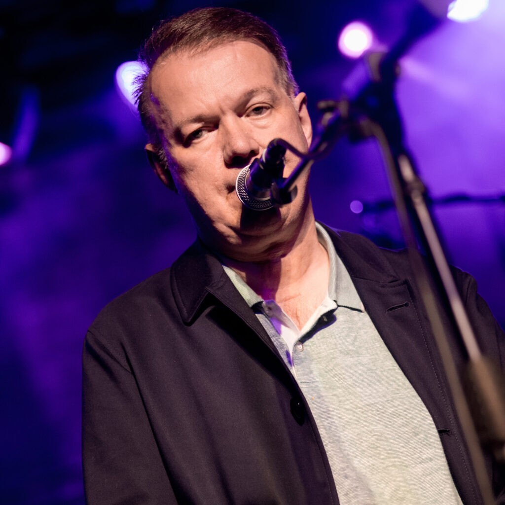 Edwyn Collins - Agent, Manager, Publicist Contact Info