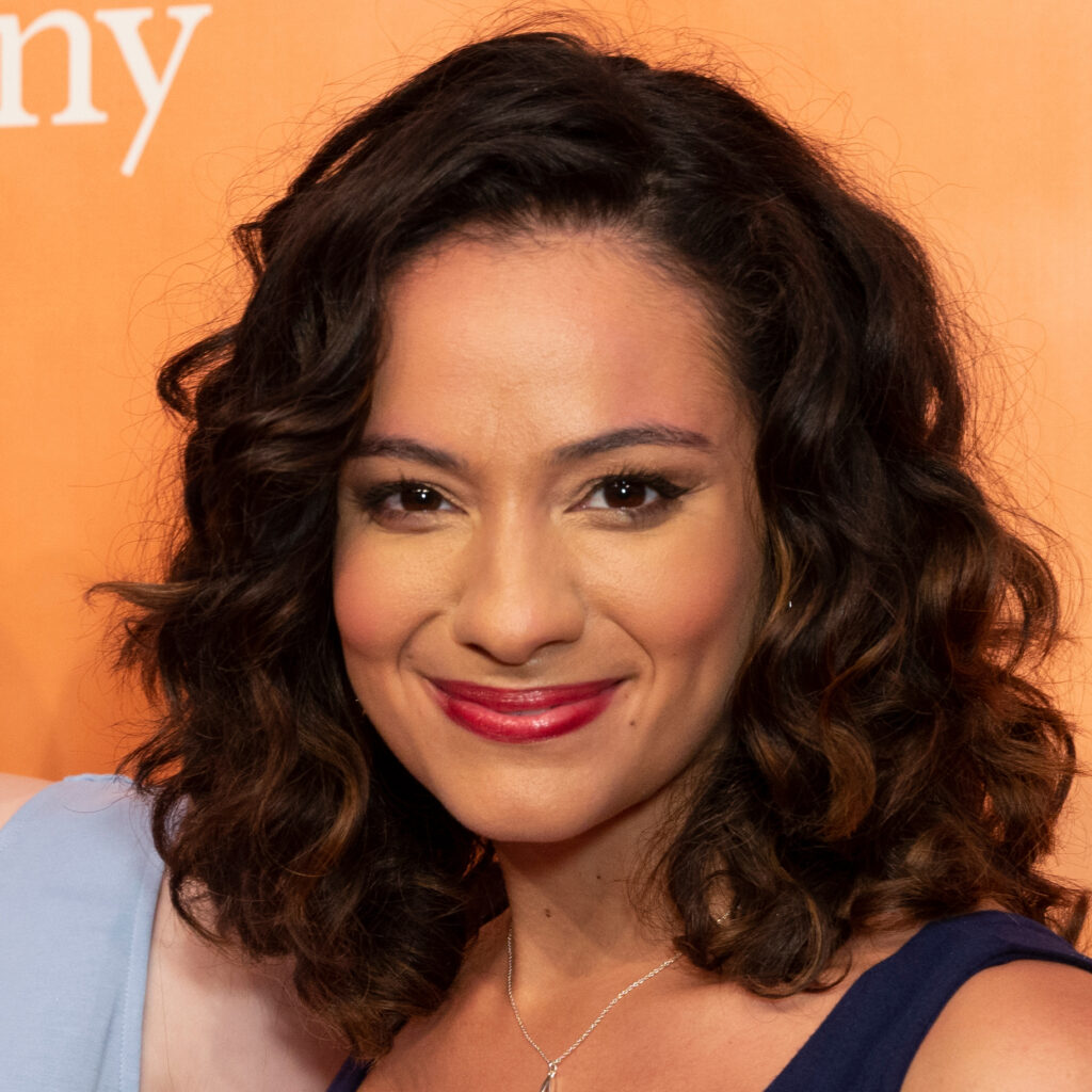 Isabelle McCalla - Agent, Manager, Publicist Contact Info