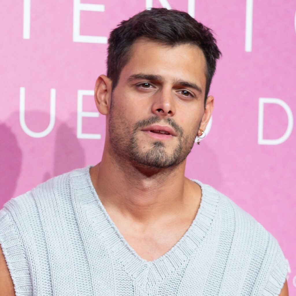 Henry Thomas Contact Info - Agent, Manager, Publicist