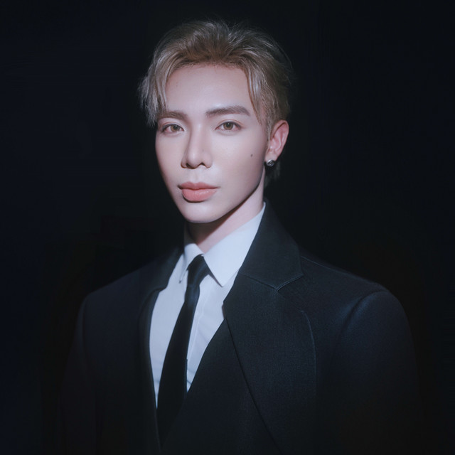 Erik - Agent, Manager, Publicist Contact Info